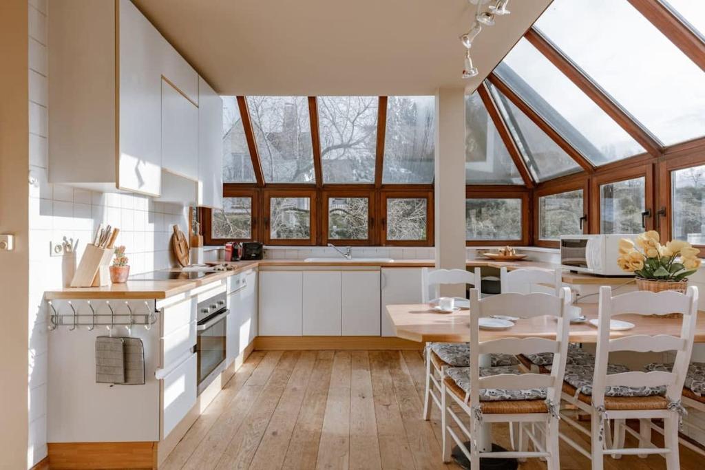 Huswell - Spacious Cozy Escape Nestled in the Dunes, Koksijde (precios ...