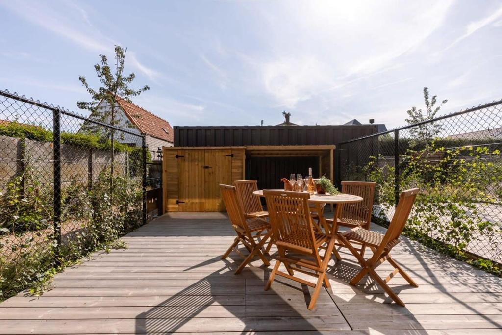 Huswell - Family-friendly house with sunny terrace and garden, Ostenda ...