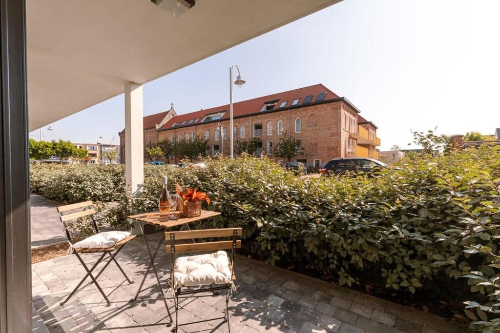 Huswell - Deluxe apartment with lovely terrace and parking ...