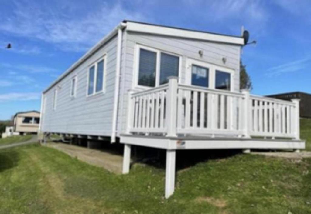 Inviting 2-Bed Caravan on Combe Haven Holiday Park, Hollington (updated ...