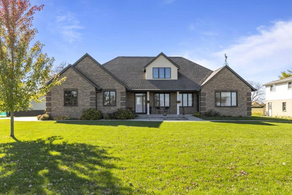 Kalbus House- Lake Winnebago access across the street, Oshkosh (updated ...