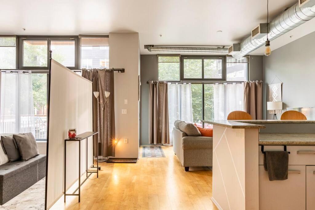 The LuxHuron Downtown Denver Street Entrance Condo, Denver (updated ...