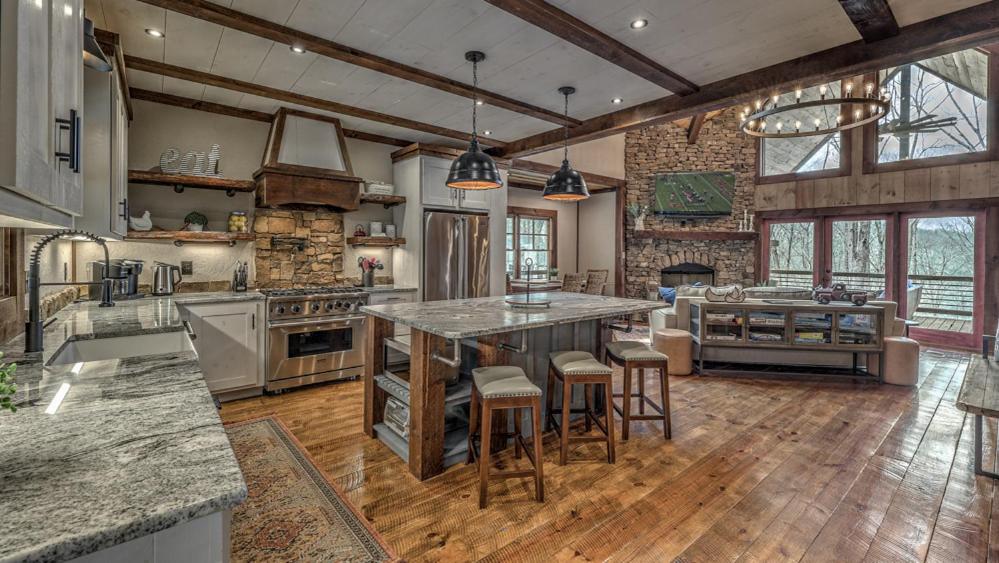 Blue Ridge Escape, Blue Ridge (updated prices 2025)