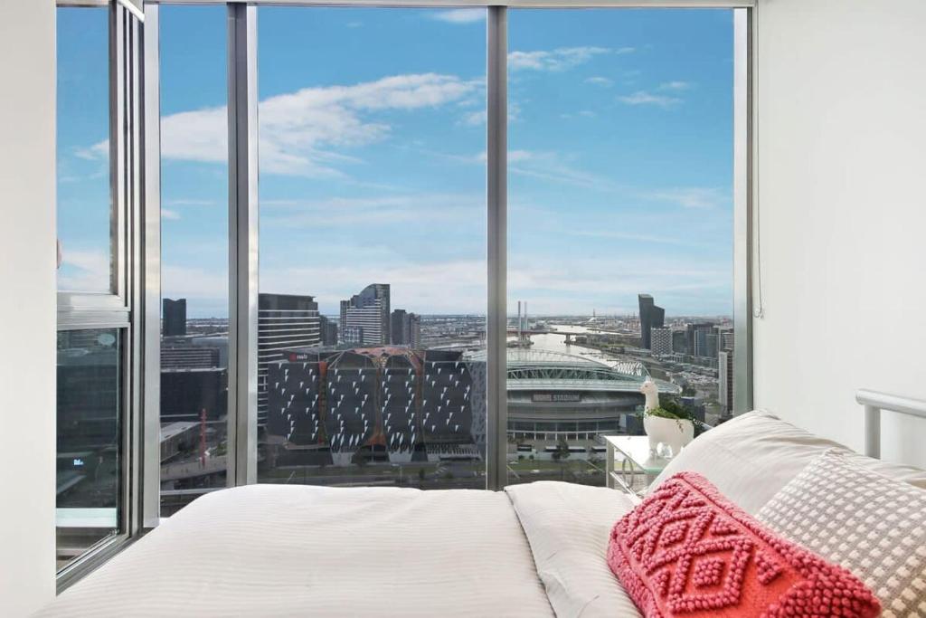 A Cozy Home Next to Southern Cross Harbour Views, Melbourne (updated ...