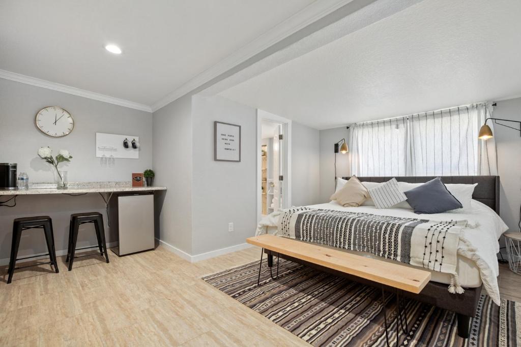 Downtown Studio 1 at Beer Ranch Project Inn, Wimberley (updated prices 2026)