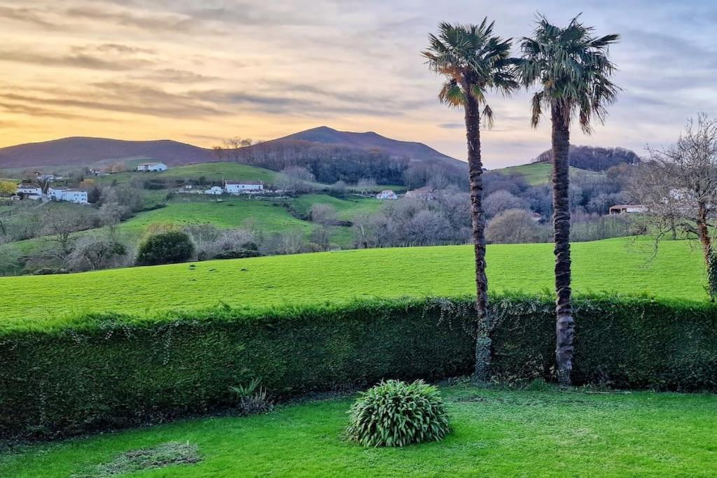 Maison Pays Basque 12 pers piscine et linge fourni, Saint-Esteben ...