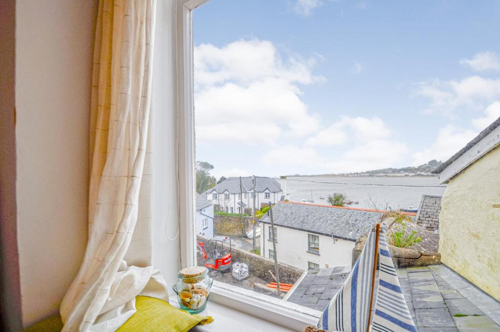 Dog-friendly Seaview Cottage in seaside Appledore village, Appledore ...