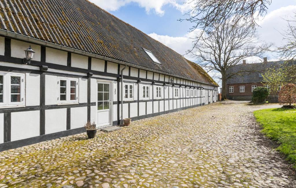 7 Bedroom Nice Home In Rnde, Rønde – Aktualisierte Preise für 2024