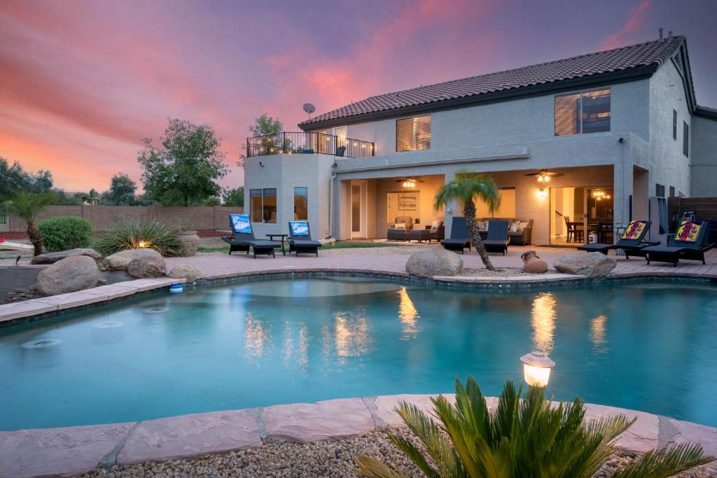 Expansive Mesa Retreat with Private Outdoor Pool!, Mesa (updated prices ...