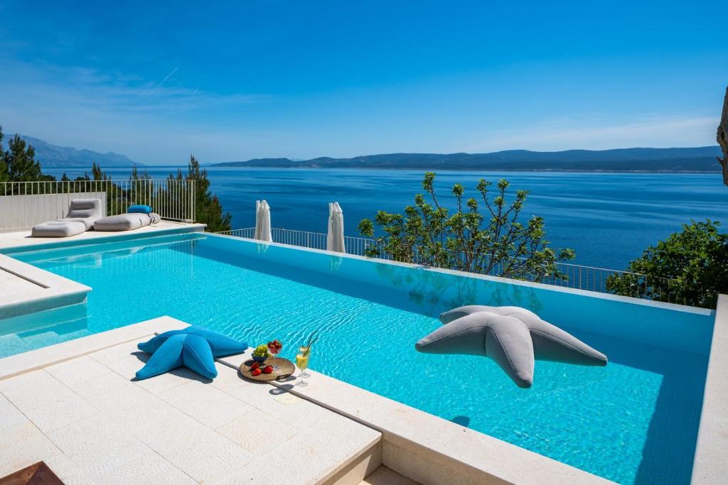 New! Seaview villa Agata with heated infinity pool, Lokva Rogoznica (aktualisierte Preise für 2025)