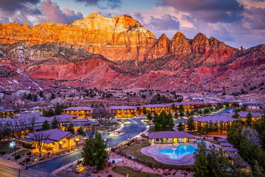 The Red Cliffs Lodge Zion, a Tribute Portfolio Hotel, Springdale ...