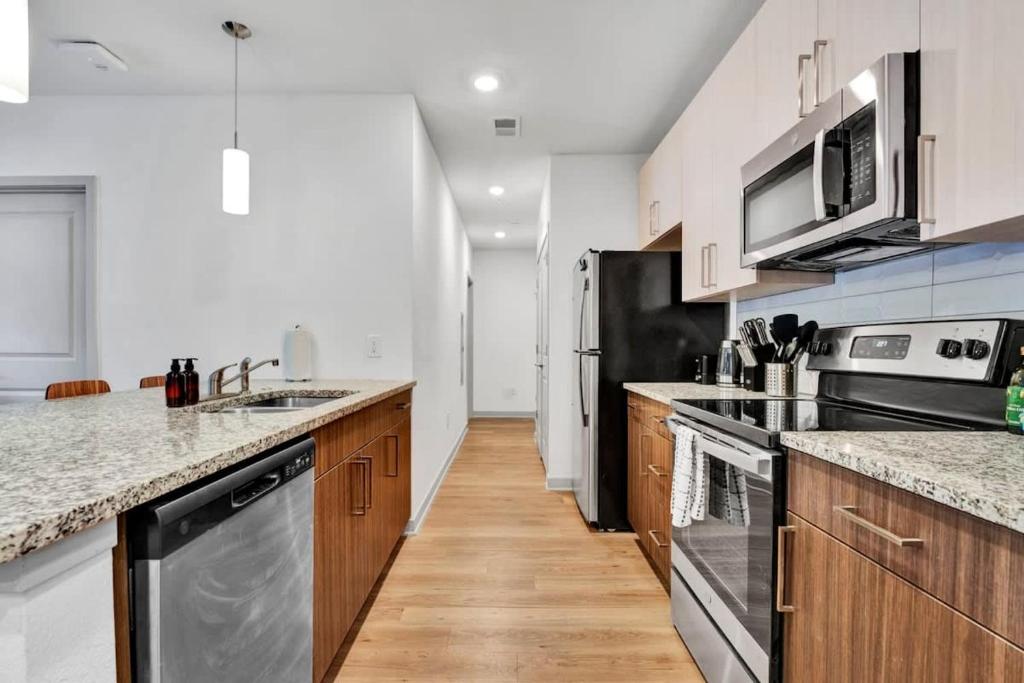 Dockside on Lake Hartwell near DT fun amenities, Clemson (updated ...