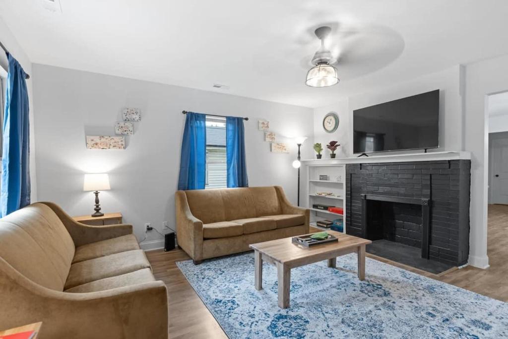 Crafty on Hoyt- Renovated Craftsman 15 mins from Downtown, Chattanooga ...