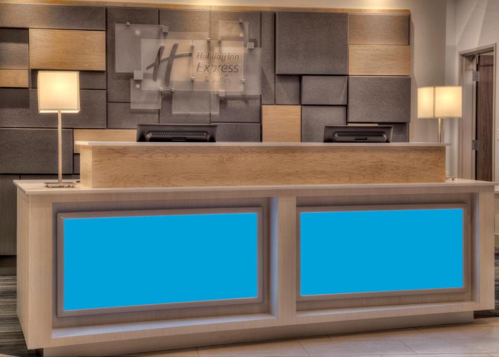 Holiday Inn Express & Suites Victoria-Colwood by IHG, Victoria (updated ...