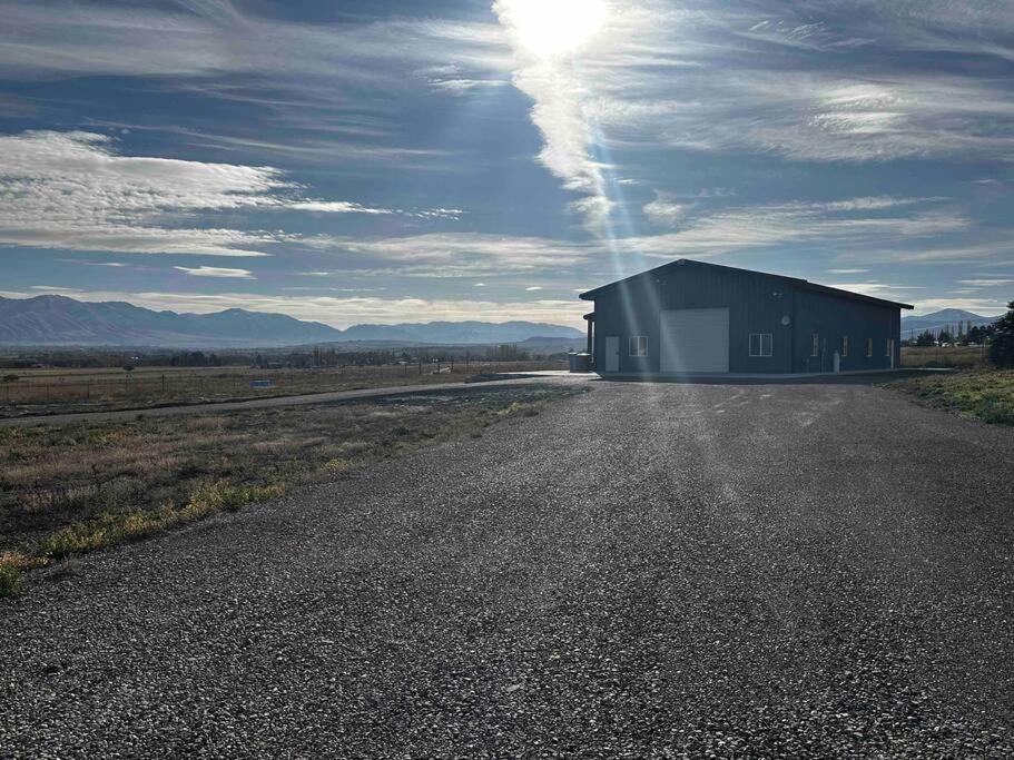 The Big Blue Barn at Lone Oak Farm, Wellsville (precios actualizados 2025)
