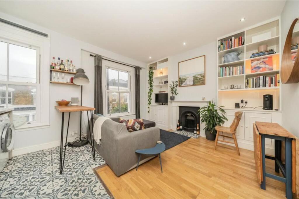 2 Bed flat in heart of Brixton, London (updated prices 2025)