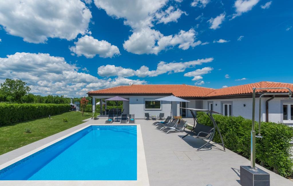 Lovre, Labin (updated prices 2025)