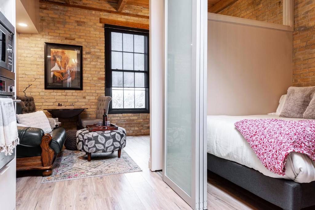 Glyn Rhosyn Loft, Stratford – Updated 2024 Prices