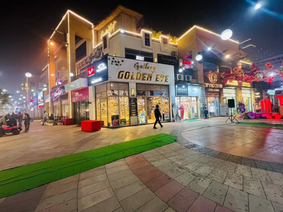 Luxury Studios Key8 (2BHK) with Pretty Urbana View, Gurgaon (updated ...