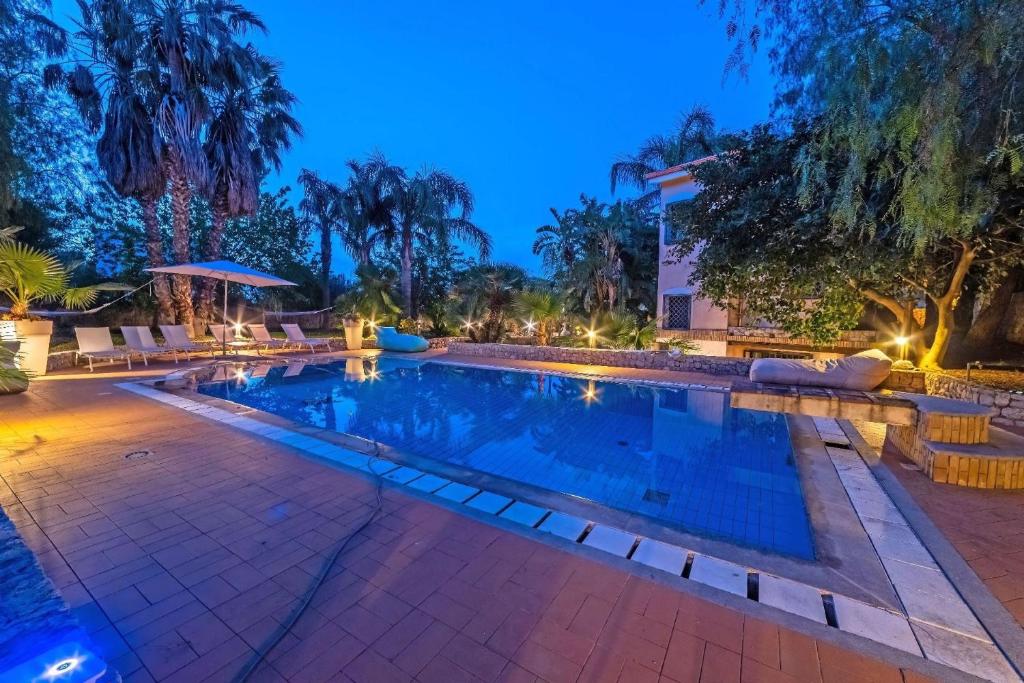 Ferienhaus mit Privatpool für 6 Personen ca 150 qm in Villagrazia di ...