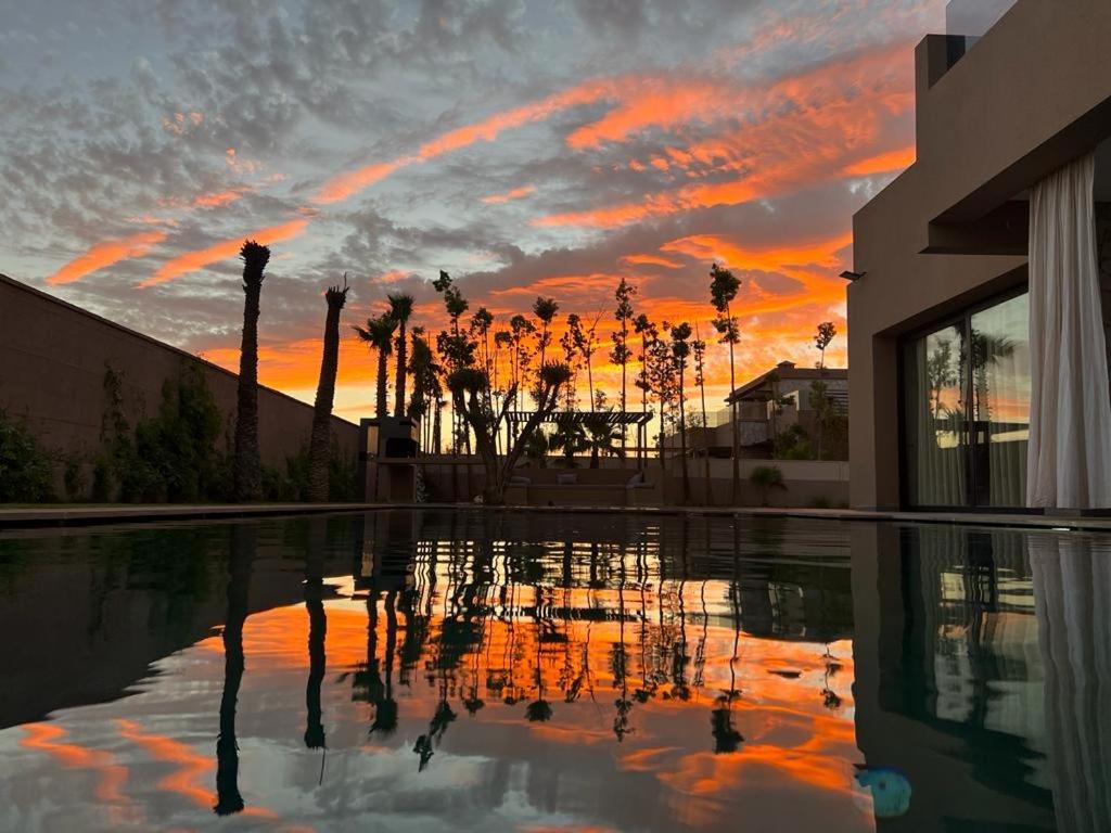 Villa in Marrakech - 5 Suites, Pool, Jacuzzi, Volleyball & Padle Court ...