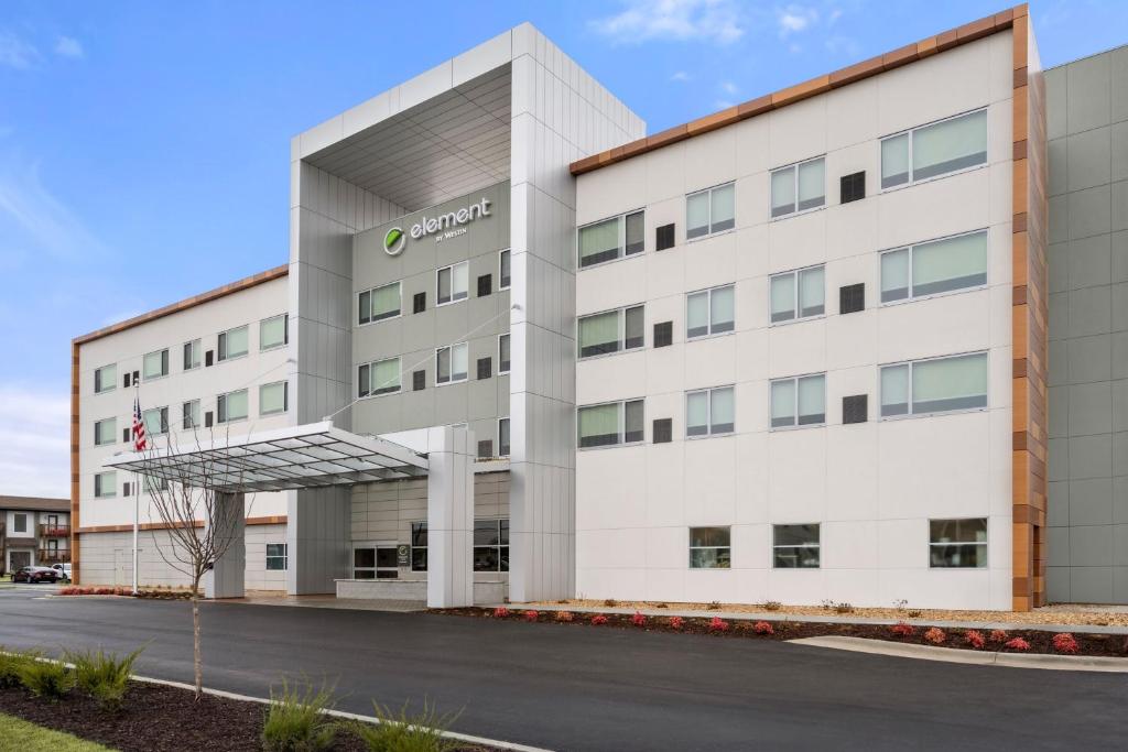 Element Springfield South, Springfield (updated prices 2025)