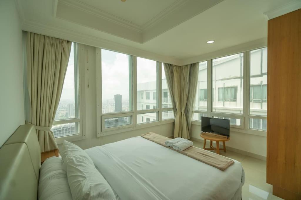 Luxury 2BR Top of Mall Kuningan central JKT, SCBD, Jakarta ...