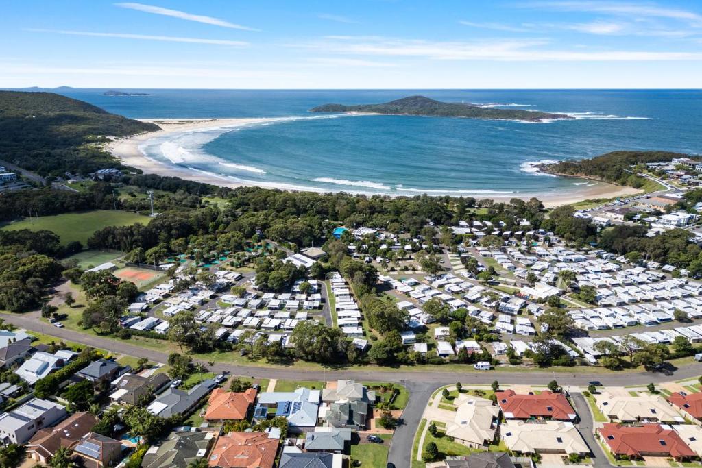 Occy's at Fingal Bay, Fingal Bay (updated prices 2025)