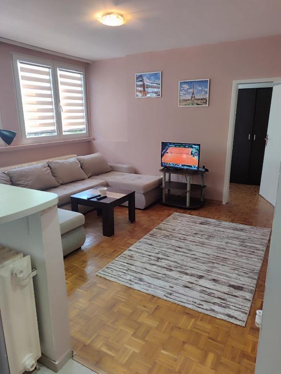 CAPTIAL USCE, Novi Beograd (updated prices 2025)