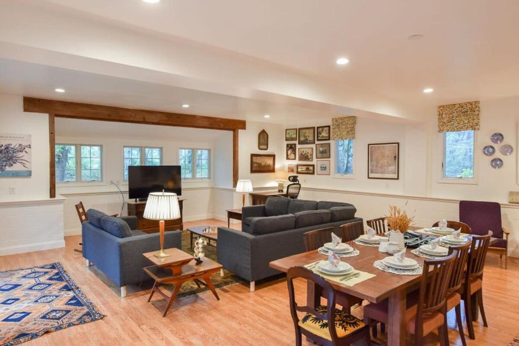 Short Walk to Long Pond Swimming Beach, Wellfleet (updated prices 2026)