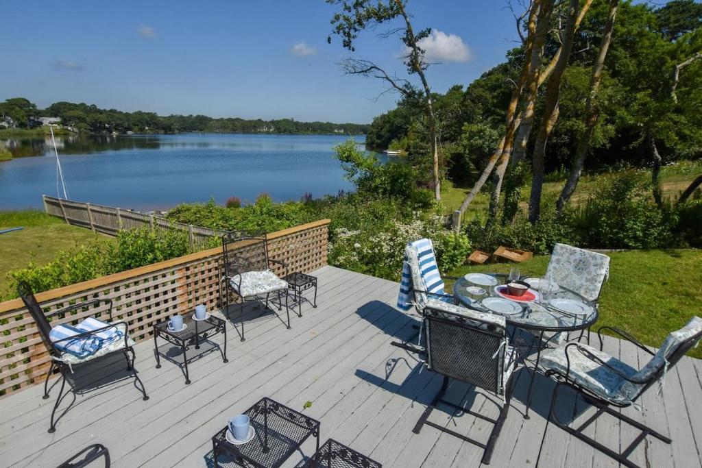 Waterfront Fun Dogs Welcome, Dennis (updated prices 2025)