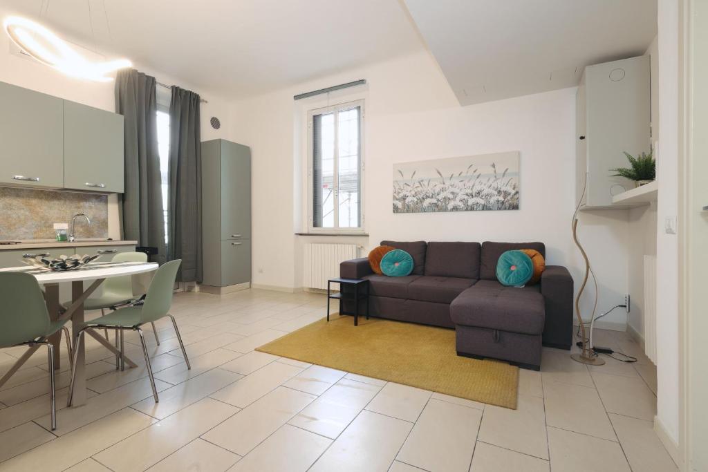 JOIVY Charming Flat for 6 Near Park, Milan (updated prices 2025)