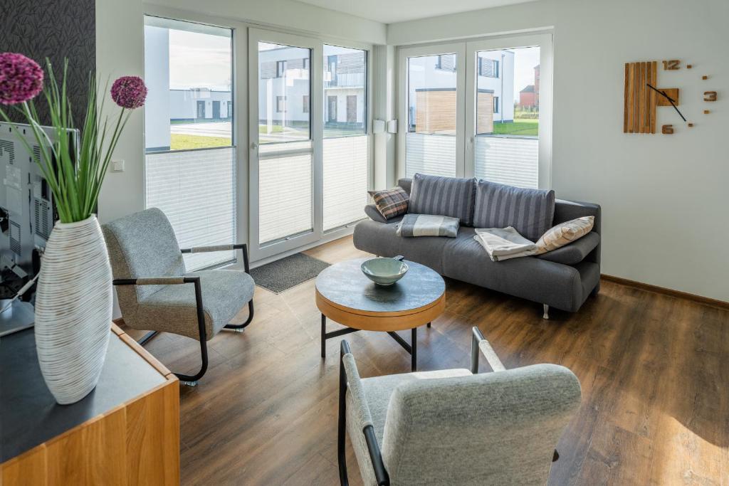 Hangar 19 Superior Apartment mit Terrasse und Garten H1W1, Schwerin ...