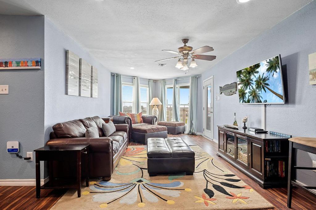 Seabatical, Mustang Beach (updated prices 2025)