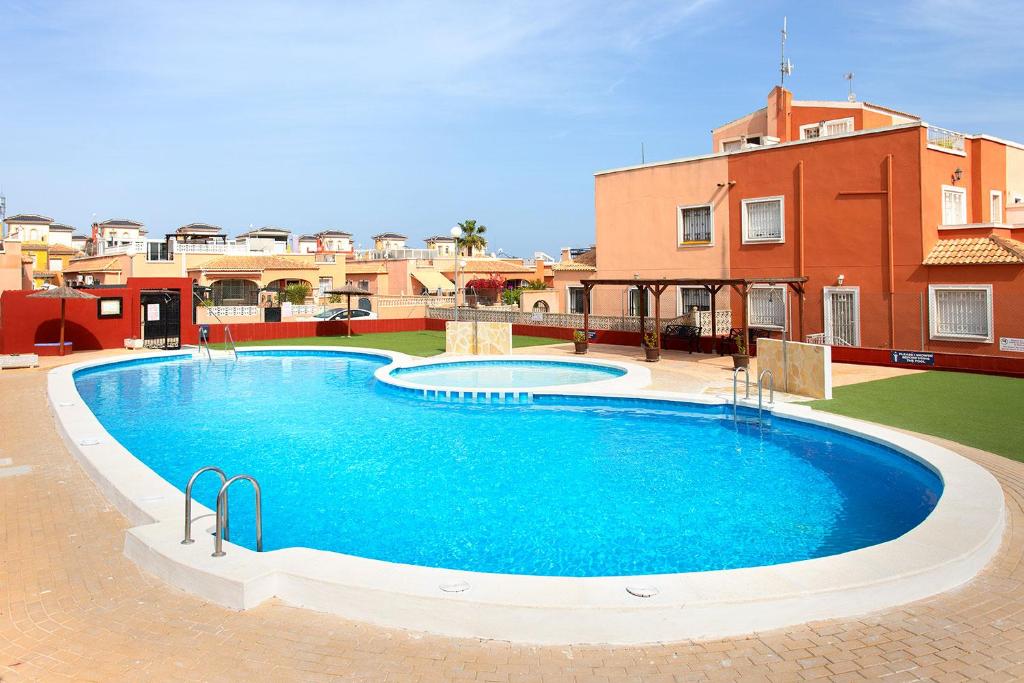Bungalow la herrada, Los Montesinos (updated prices 2025)