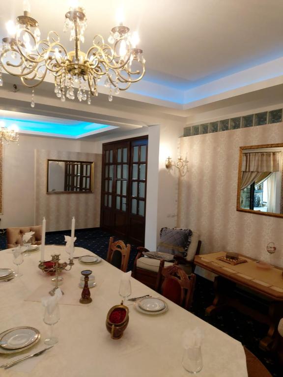 Guest house Conacul Voievozilor, Romînii de Jos, Romania - Booking.com