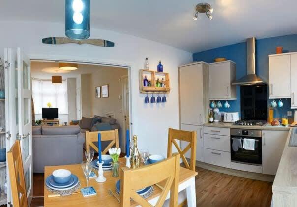 The Nets - Fantastic 3 bedroom house with parking, Filey (updated ...