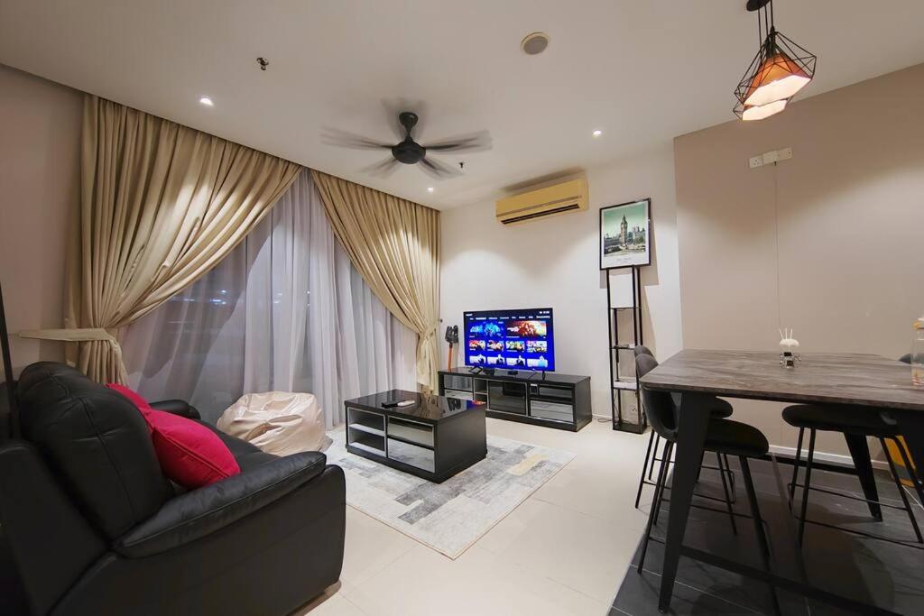 Mont Kiara Cozy 2 #2Bedroom with Balcony #Arcoris, Kuala Lumpur (updated prices 2026)