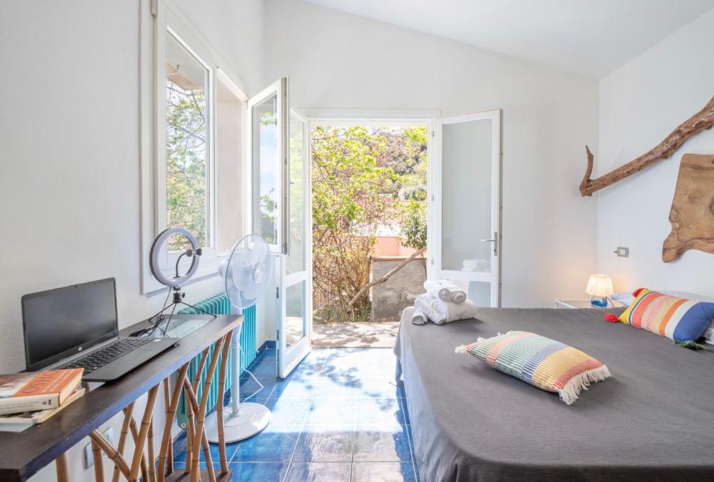 Ushuaia Apartment Seaview, Marciana (updated prices 2025)