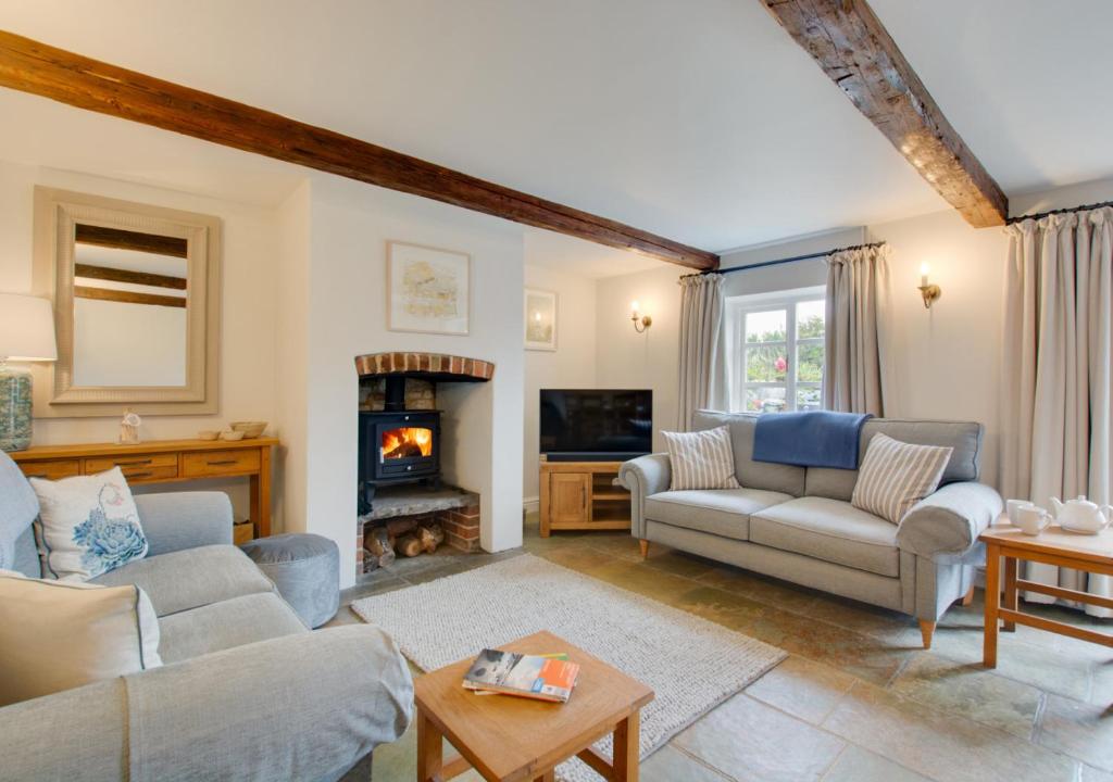 Clock Cottage, Thornham (updated prices 2026)