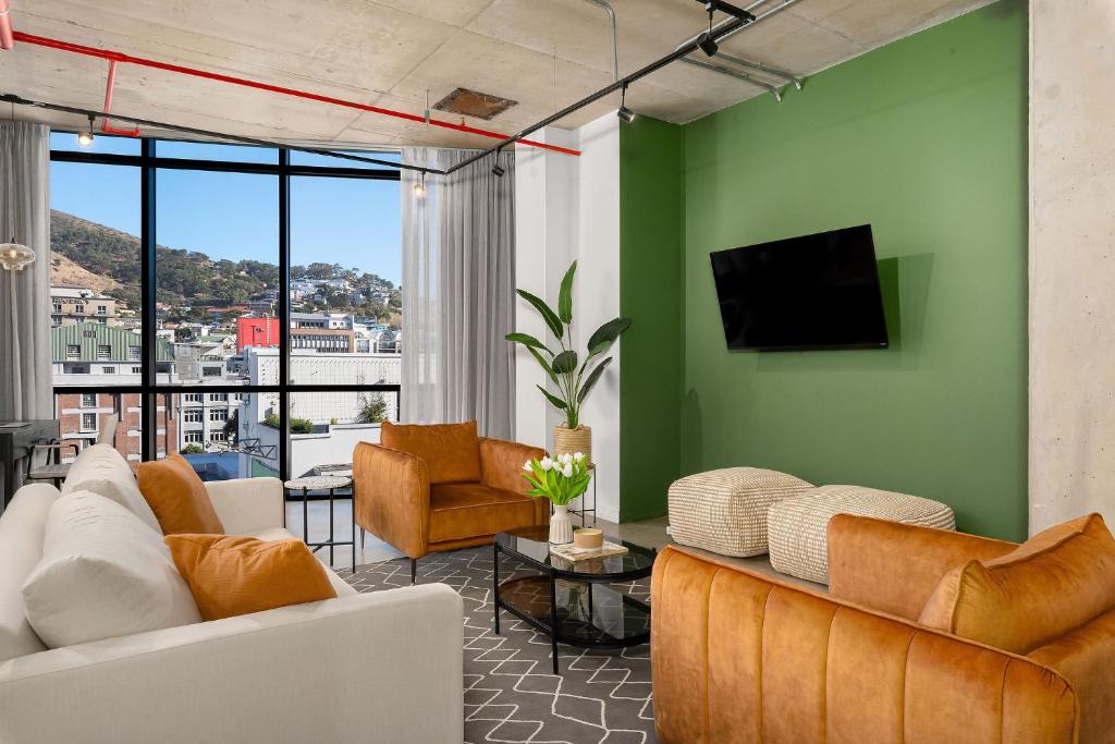 Neighbourgood Loop Street, Cape Town (updated prices 2025)