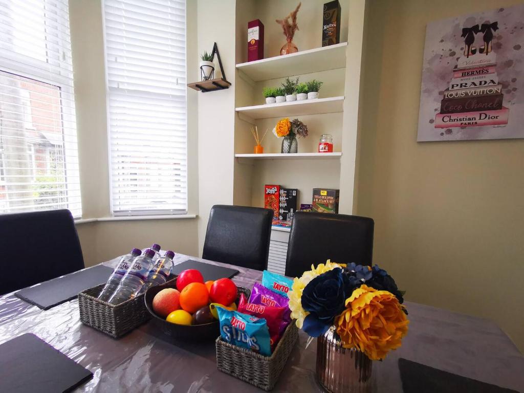 4br Modern Botanic House, Belfast (updated prices 2025)