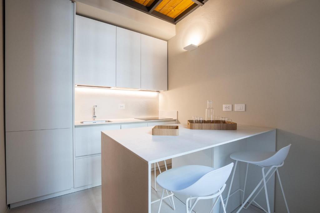 Via Cerva Luxury Apartment, Milan (updated prices 2025)