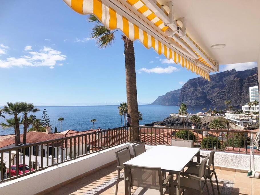 Apartamento con impresionantes vistas en Los Gigantes - Crab Island ...