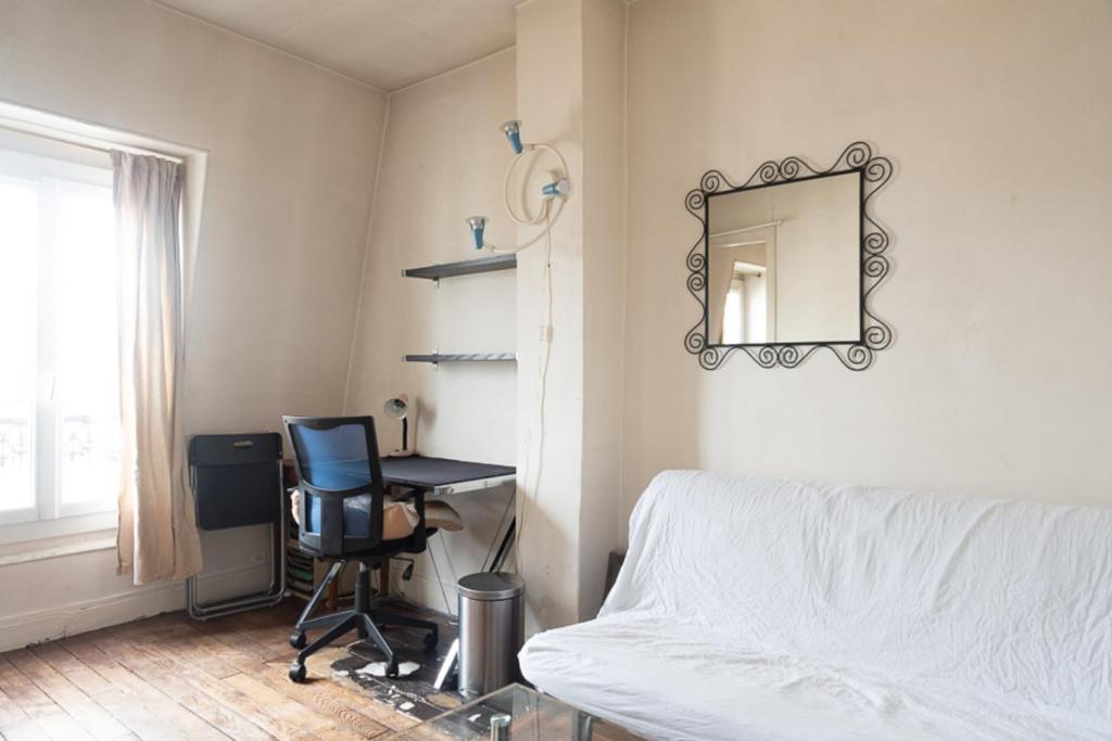 Magnificent T2 with a beautiful view of Montmartre, Paris (tarifs ...