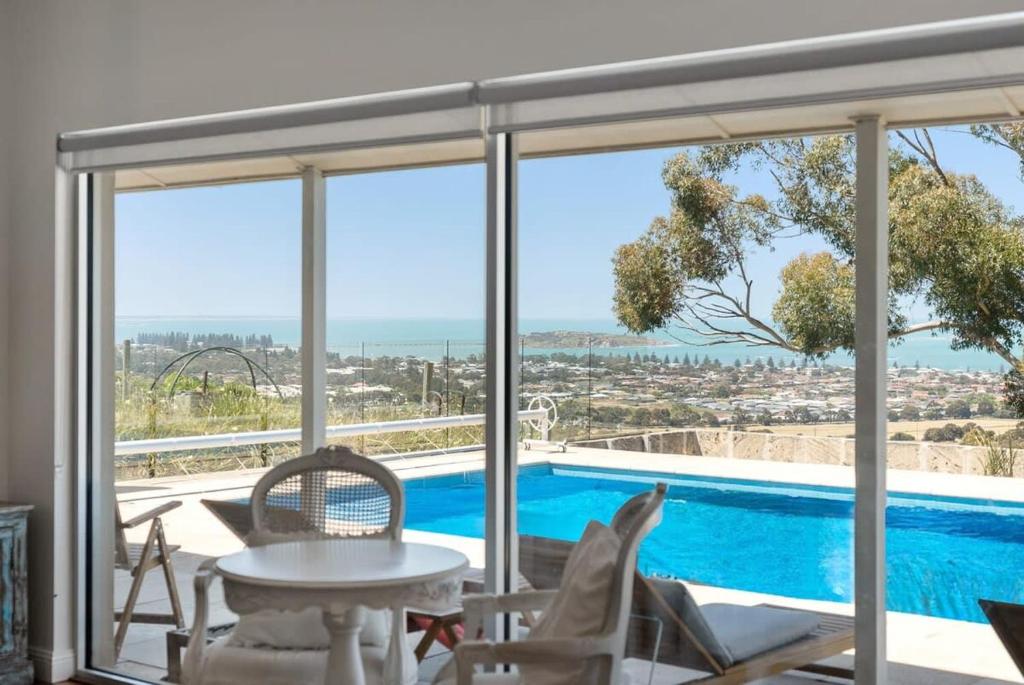 Encounter Blue - Waitpinga - Linen Included, Waitpinga (updated prices ...