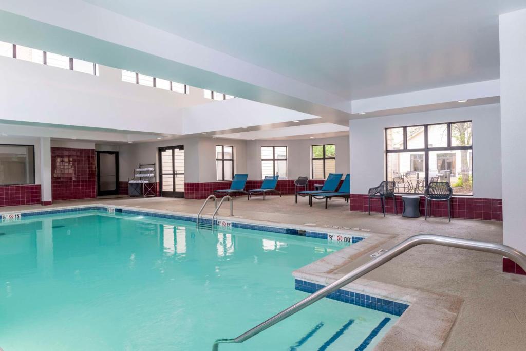 Hampton Inn & Suites St. Louis-Chesterfield, Chesterfield (updated ...