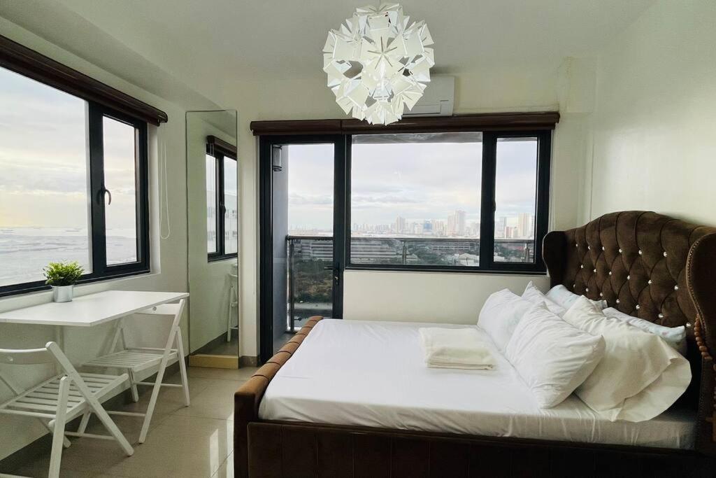 2Br w/ Balcony Manila Bay View, Manila (updated prices 2025)