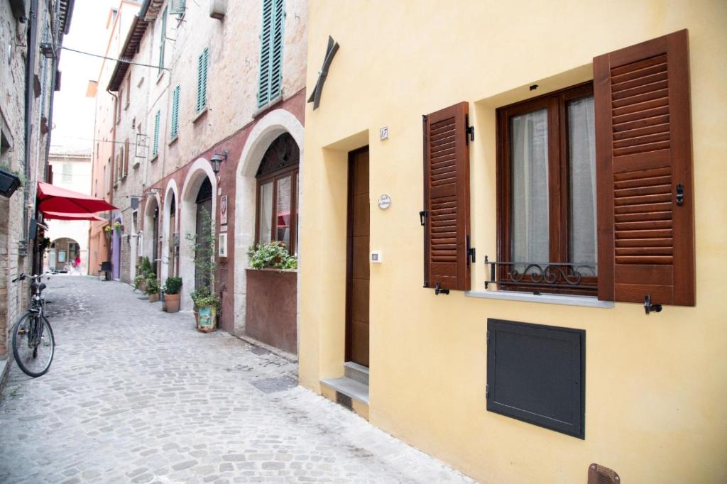 LA BRAVERIA, Urbania (updated prices 2026)