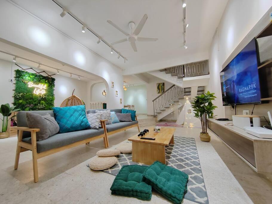 Petaling Jaya Damansara Uptown Landed Home for up to 15pax, 4BedRoom,1 ...